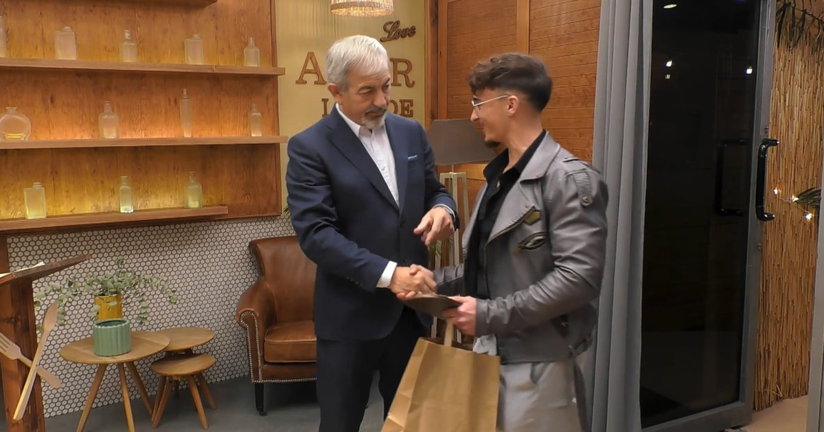 Un soltero impresiona a Carlos Sobera al llevarse su propia comida a ...