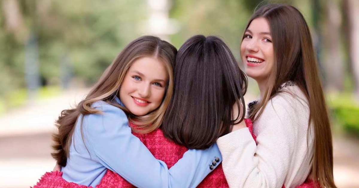 Un experto en lenguaje no verbal analiza la relación de Letizia con sus hijas Leonor y Sofía en ...