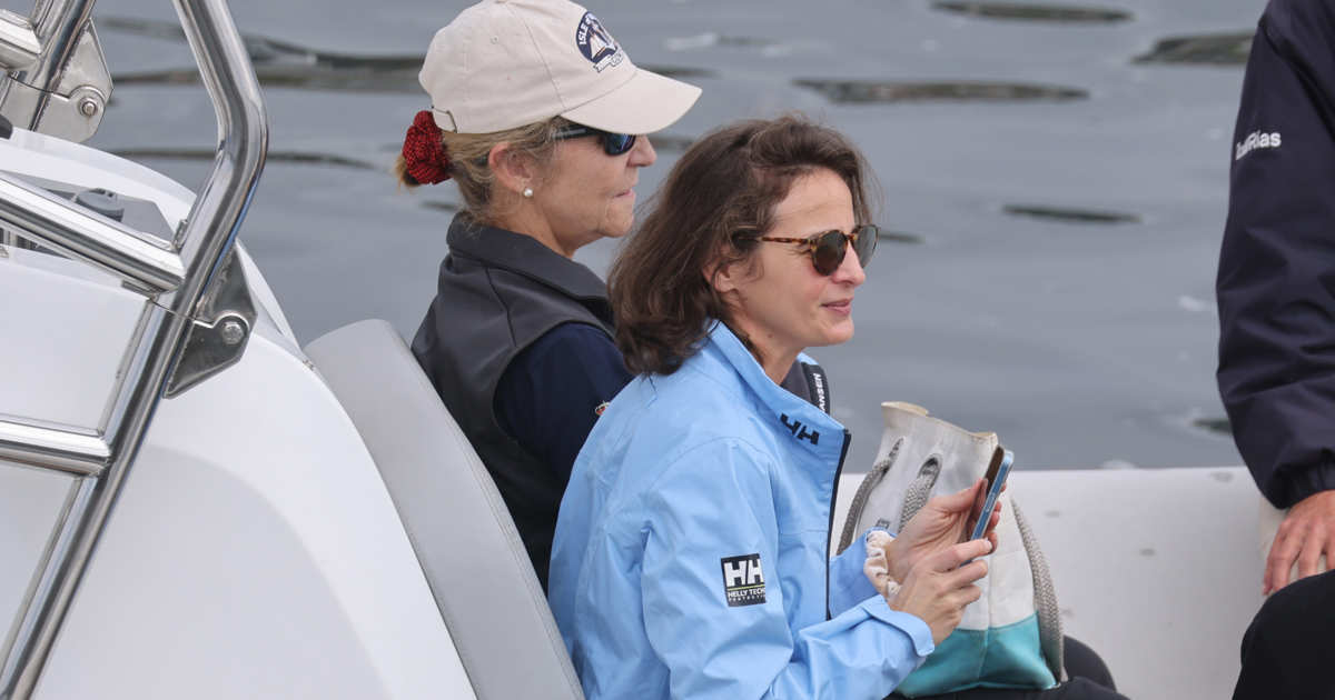 La infanta Elena y la biógrafa de Juan Carlos I hacen piña con el ...