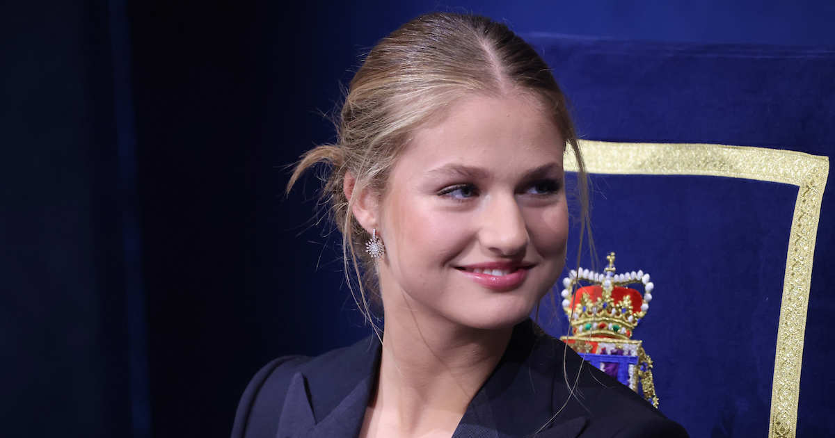 La Princesa Leonor arrasa en los Premios Princesa de Asturias 2024 con un dos piezas impecable y ...