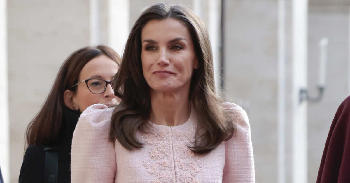 La Reina Letizia vuelve a apostar por un total look y estrena en Roma ...