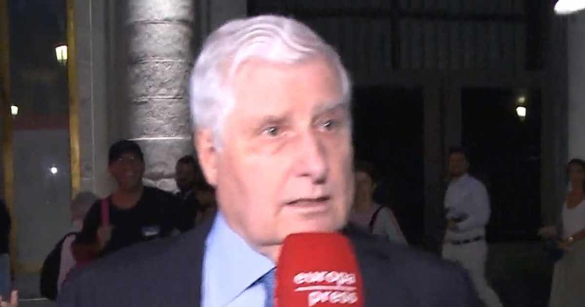 El duque de Alba estalla al ser preguntado por su hermano Cayetano Martínez de Irujo ...