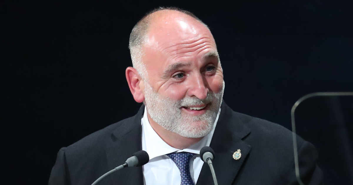 Chef José Andrés (56 años): "Para freír bien un huevo, échalo primero ...