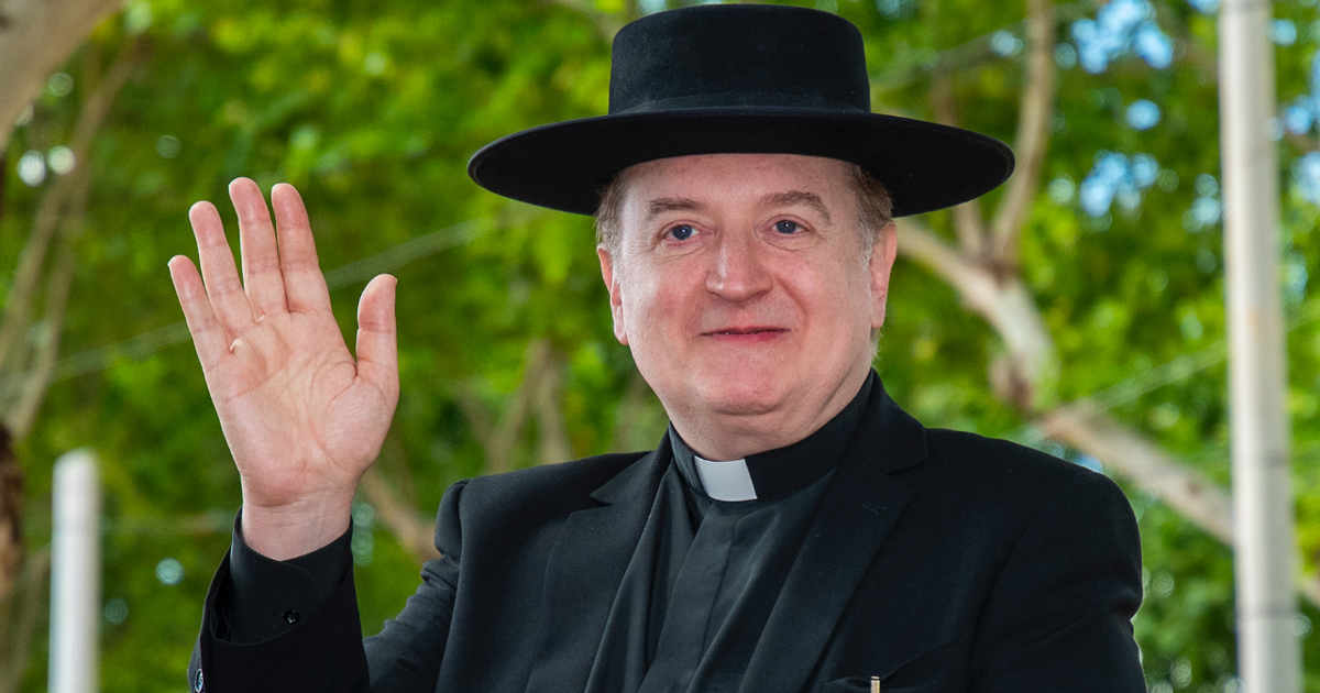 La vida actual del Padre Apeles en Roma: de sus polémicas en televisión ...