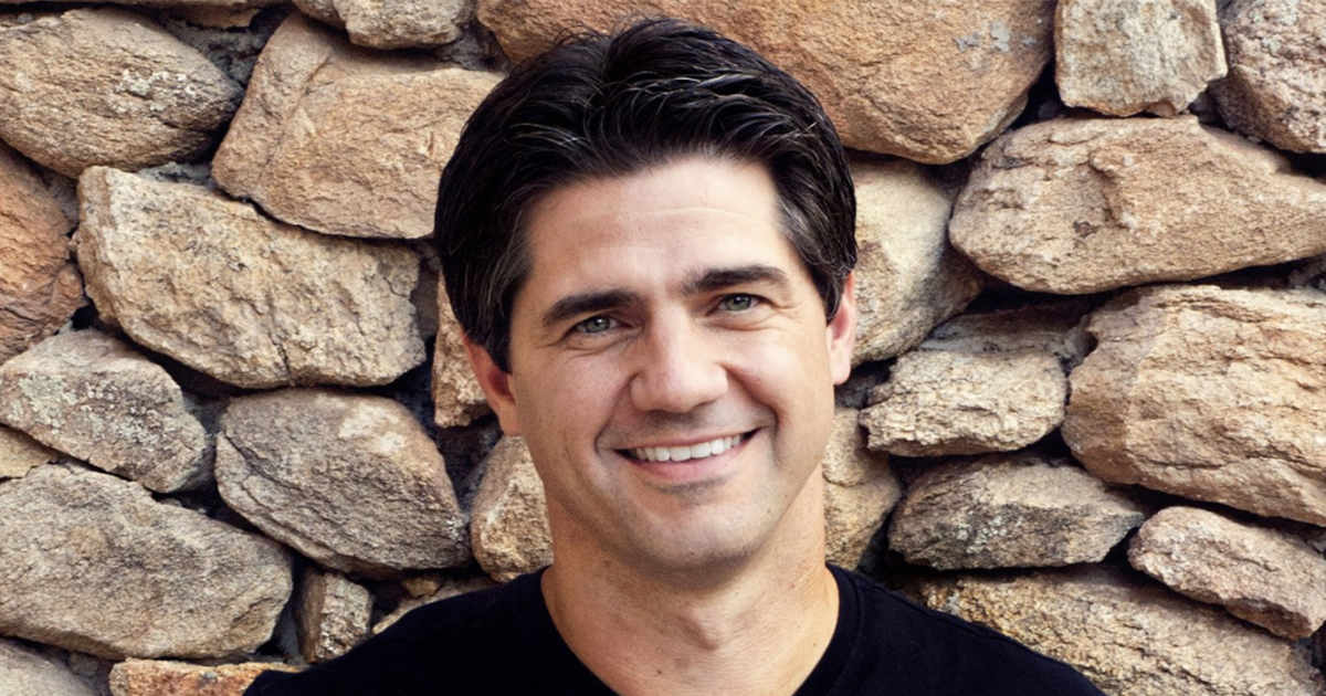 Joshua Becker, experto en minimalismo (50 años): “La regla del 12-12-12 ...
