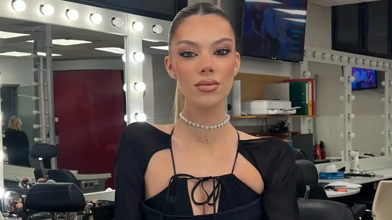 Alejandra Rubio, muy seria, da un golpe sobre la mesa y defiende a Terelu Campos tras ser ...