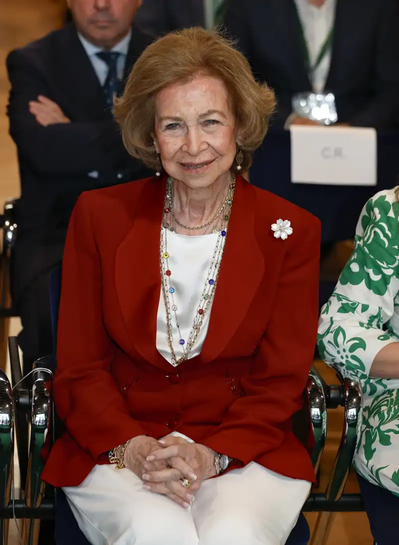 La prensa internacional aplaude la donación de Doña Sofía con motivo de los incendios que ...