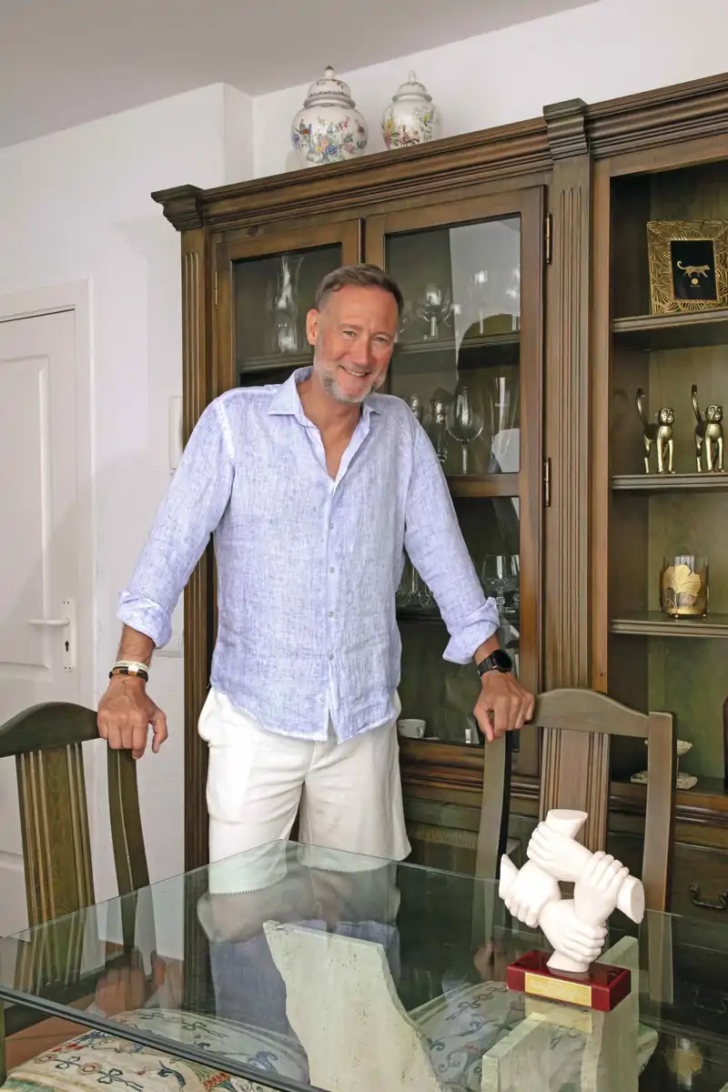 EXCLUSIVA | Pedro García Aguado nos enseña su casa de verano: “Me gustaría hacer más piña con ...