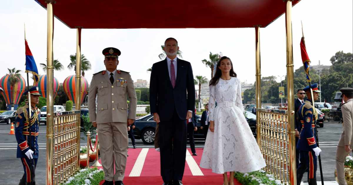 Todas las fotos de la ceremonia de bienvenida a los Reyes Felipe y Letizia en Egipto: un acto ...