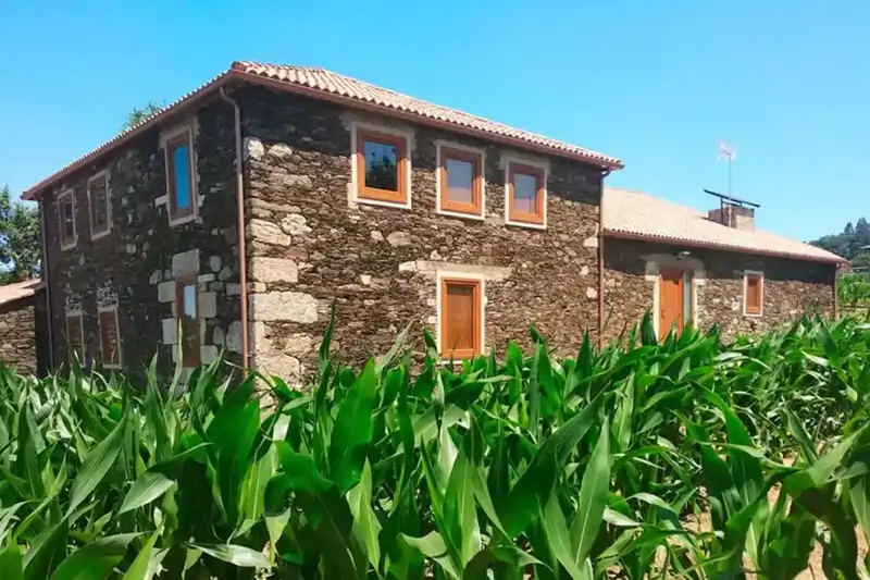 Entramos en la espectacular casa de la finca familiar de Luz Casal en ...