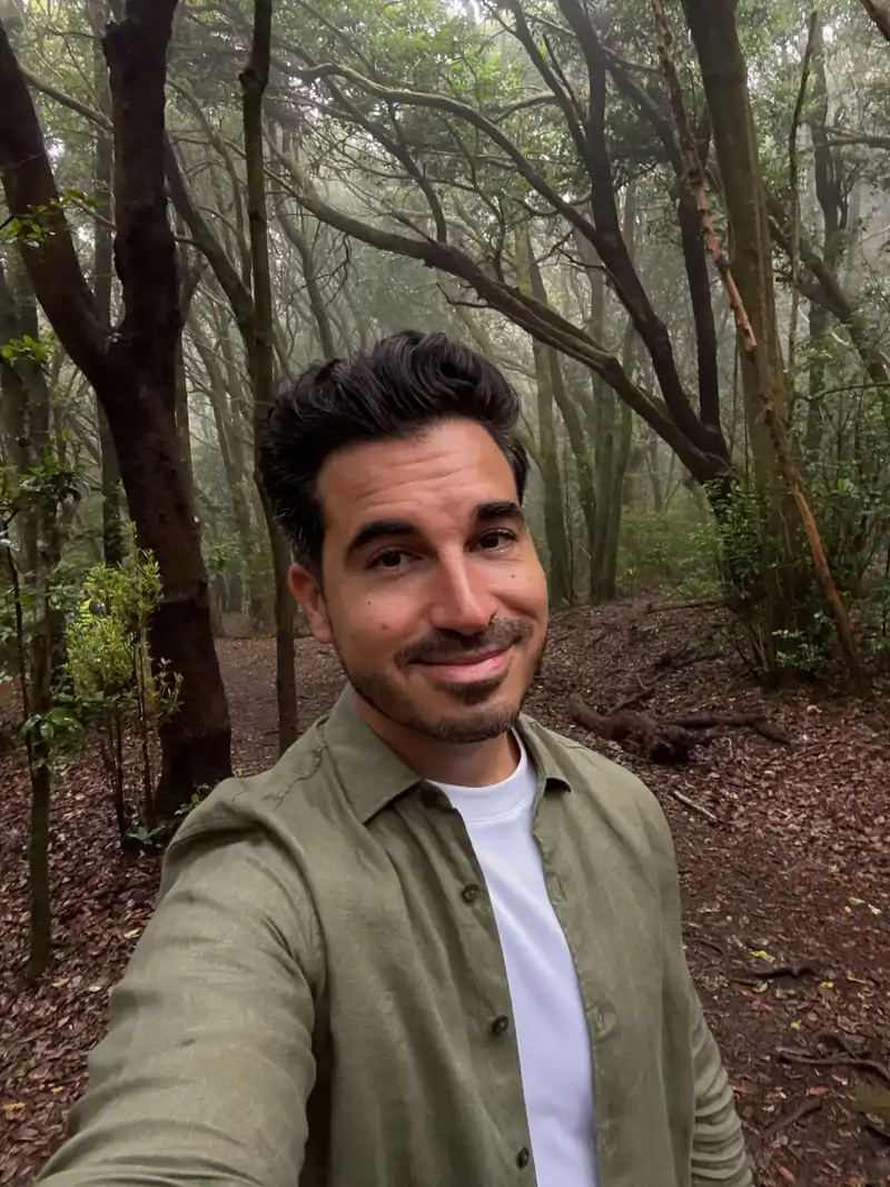 Javier Castillo (38 años), escritor superventas: "Crecí en una familia muy humilde, mi primer ...