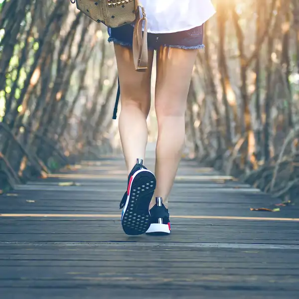 Laura Cámara, fisioterapeuta: “Estirar el cuerpo 5 minutos cada mañana prepara la mente para ...