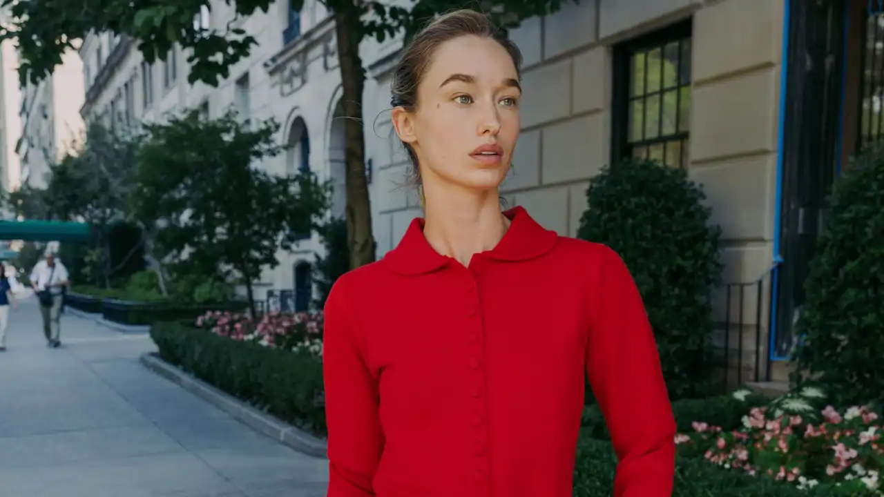 Las 4 chaquetas rojas de Zara que mejor combinan con el marrón ...