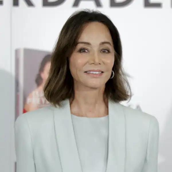Los lectores opinan sobre la biografía de Isabel Preysler: "Usó las ...