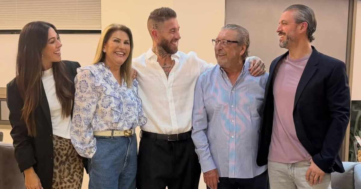 Sergio Ramos (39 años) abre su álbum más íntimo con sus padres y hermanos: "Después de muchos ...
