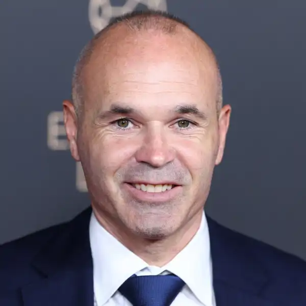 Entramos en la impresionante casa de Andrés Iniesta y Anna Ortiz en ...