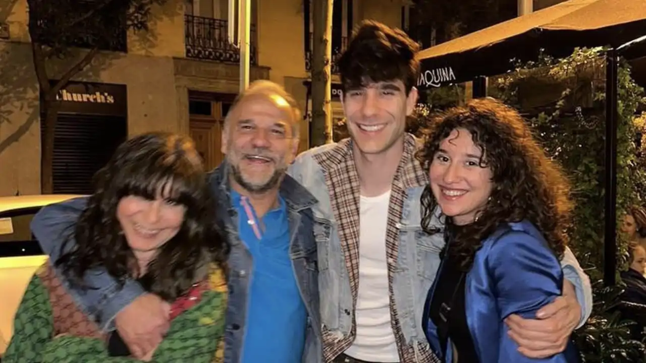 El entorno familiar de Javier Calvo, el más joven de ‘Los Javis ...