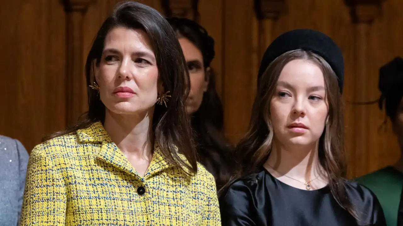 Del tweed pistacho de Carlota Casiraghi a la sobriedad de Alexandra de ...