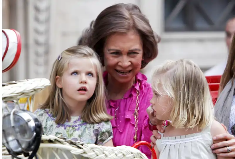 SEMANA recupera las 9 imágenes más especiales de la Reina Sofía junto a sus nietas, la Princesa ...