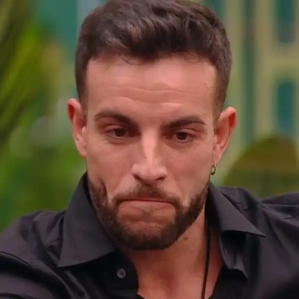 Las redes sociales reaccionan tajantes al desconcertante abandono de ...