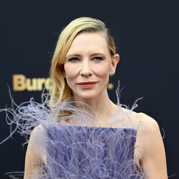 Los 10 perfumes de mujer más vendidos en España: por qué las mujeres ...