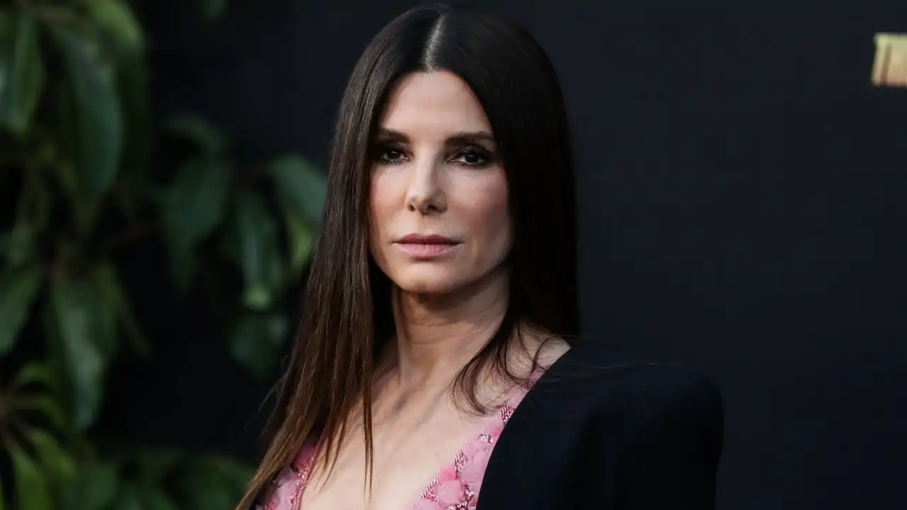 Víctor del Valle, peluquero, hace coincidir a las mujeres de 30 y +60 con el mejor corte para ...