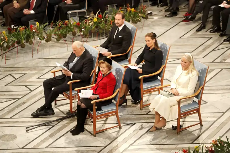 Ingrid de Noruega debuta en el Premio Nobel de la Paz: color ...