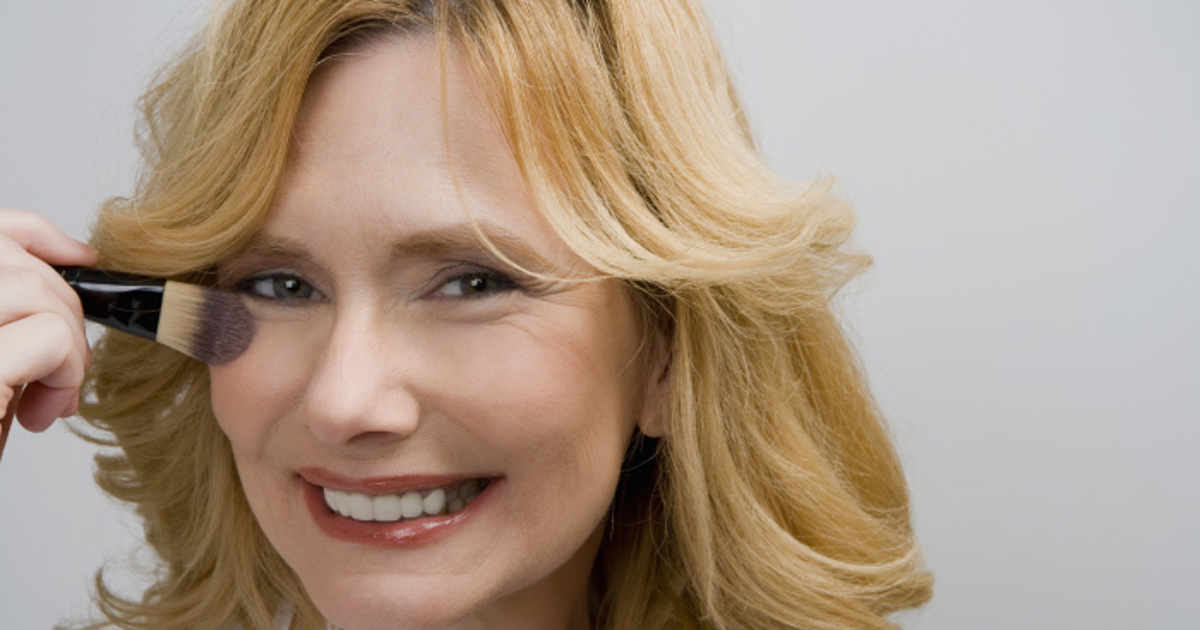 María Sánchez, maquilladora: “Si tienes más de 50 años, usa poca cantidad de corrector en la ...