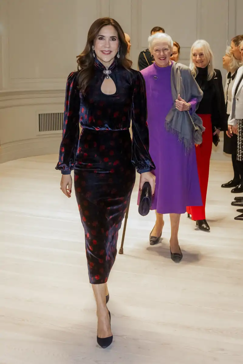 Mary de Dinamarca eclipsa a la reina Margarita con su vestido de ...