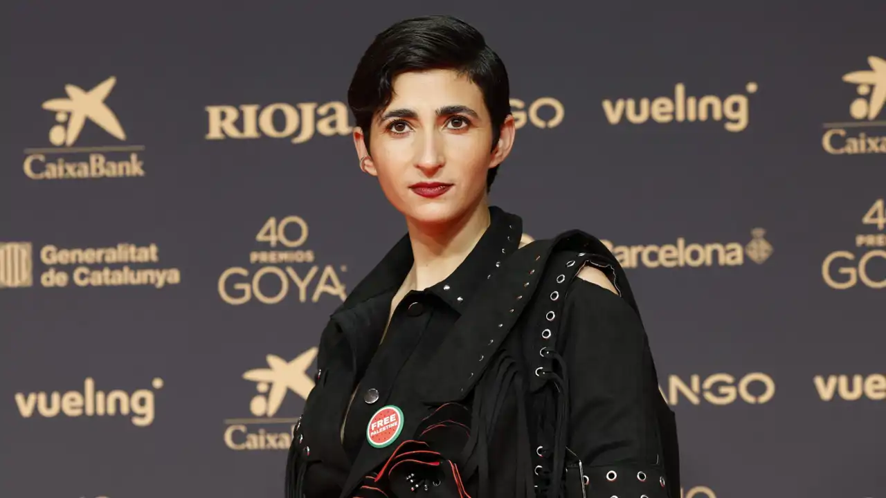 Alba Flores arrasa con su look en los Goya 2026: Del homenaje a su ...