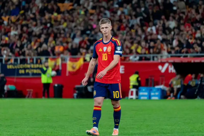 Dani Olmo, futbolista del FC Barcelona: "Con 16 años fui a jugar a ...