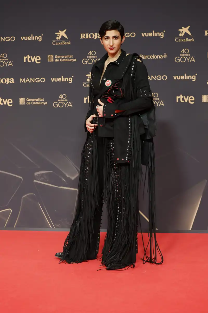 Alba Flores arrasa con su look en los Goya 2026: Del homenaje a su ...