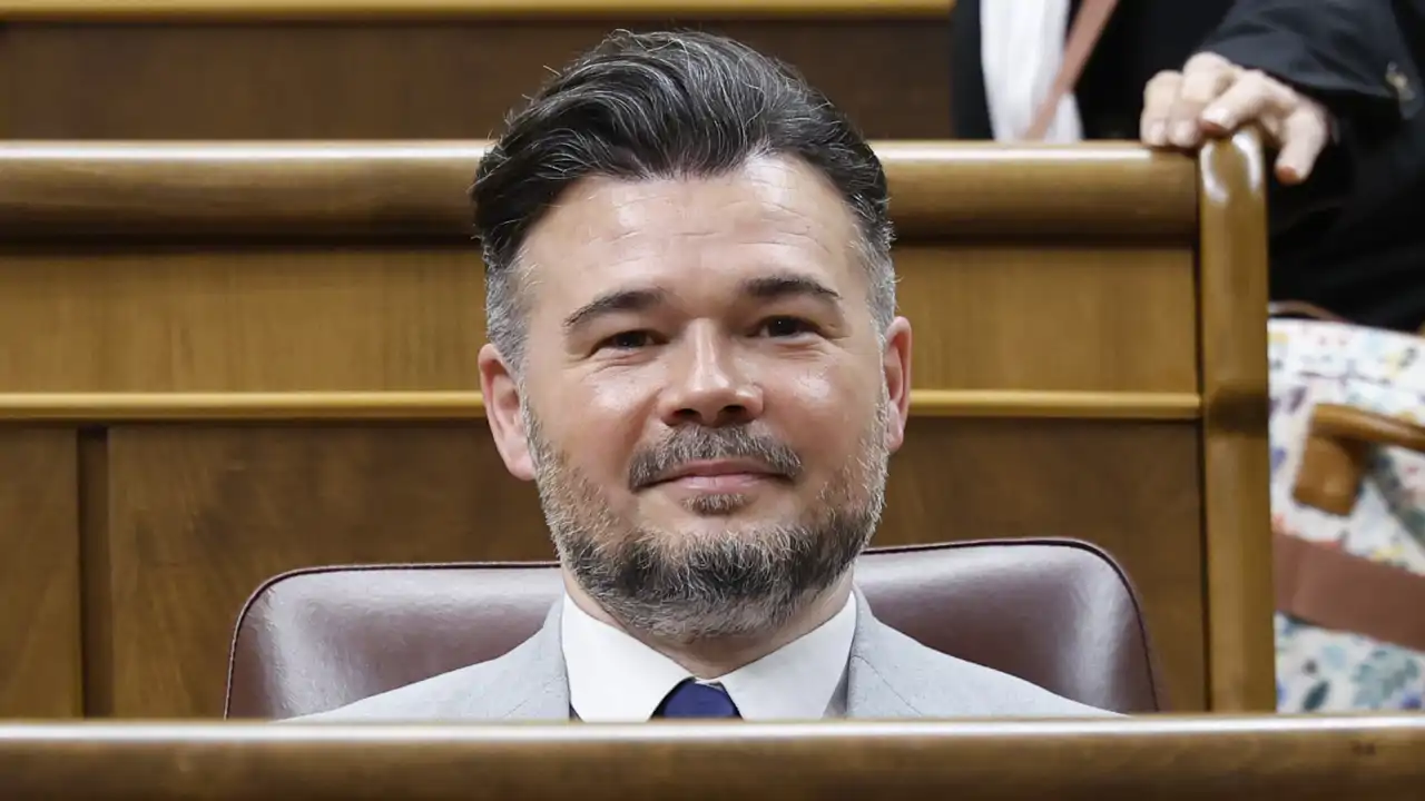 Gabriel Rufián (44 años): "Estuve a cinco días de que me desahuciaran. No sabía cómo iba a pagar ...