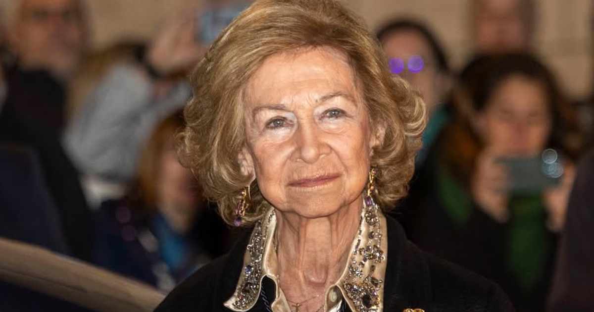 La Reina Sofía reaparece de riguroso luto en el inicio de la Semana ...