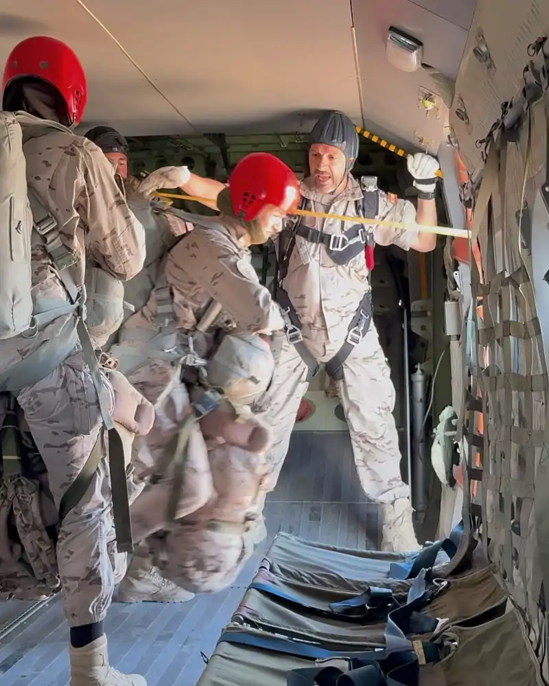 Los usuarios opinan sobre el salto en paracaídas de la Princesa Leonor ...
