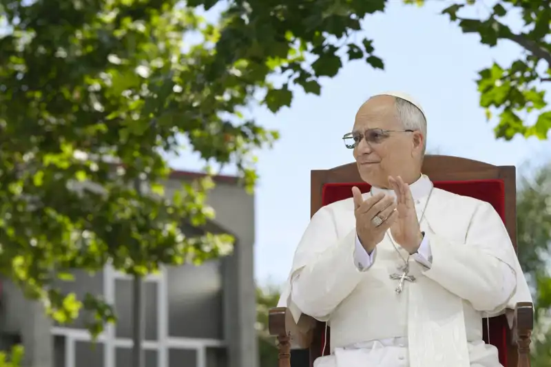 Así es el avión en el que viajará el Papa León XIV a España: asientos ...