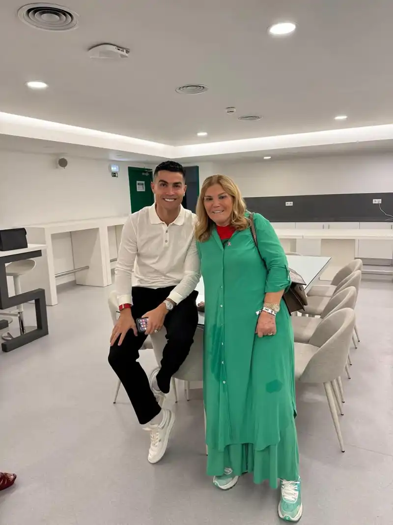 Dolores Aveiro, madre de Cristiano Ronaldo (41 años): "Es un padre ...