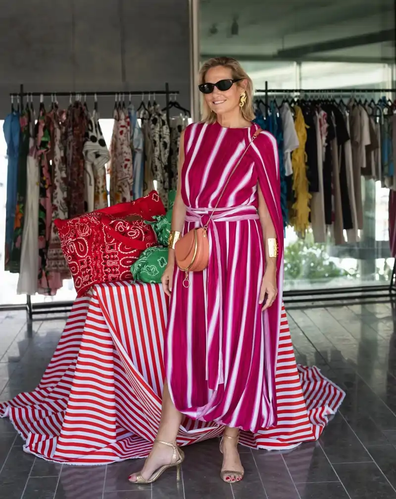 Fiona Ferrer se atreve con un look de rayas verticales bicolor y en ...