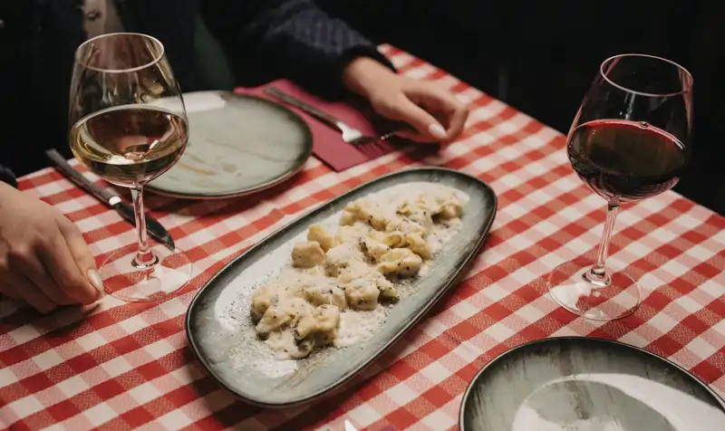 Salvatore Romano, chef y dueño de Totò e Peppino, la trattoria italiana ...